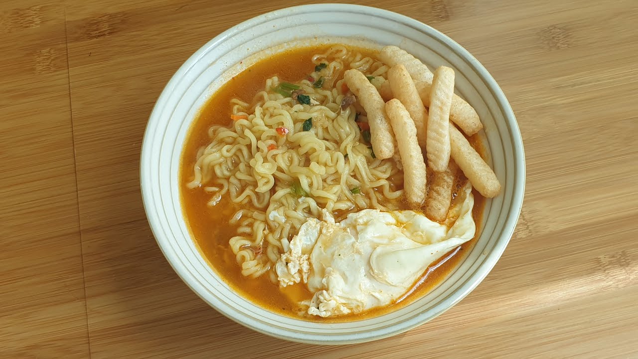 갈매기가 좋아할 만한 새우깡라면 | Shrimp crackers Ramen - YouTube