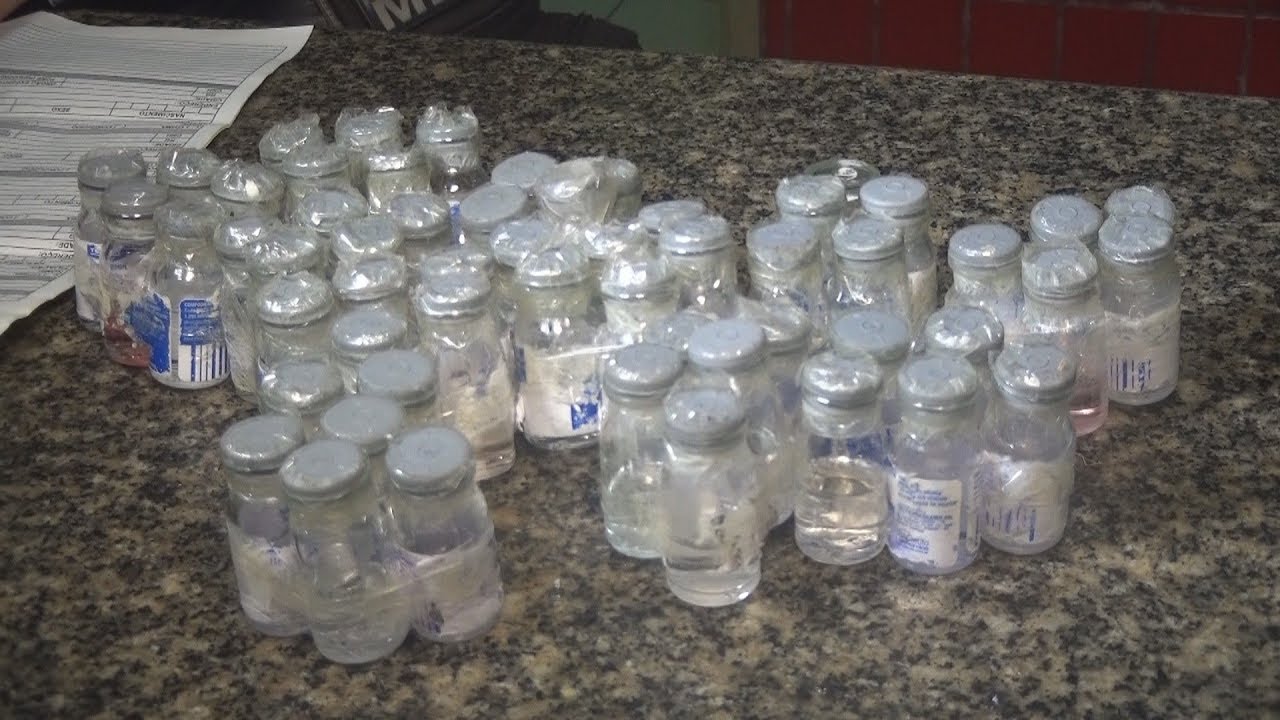 2 Jovens Conduzidos Com Mais de 50 Frascos De Lolo (lança Perfume ...