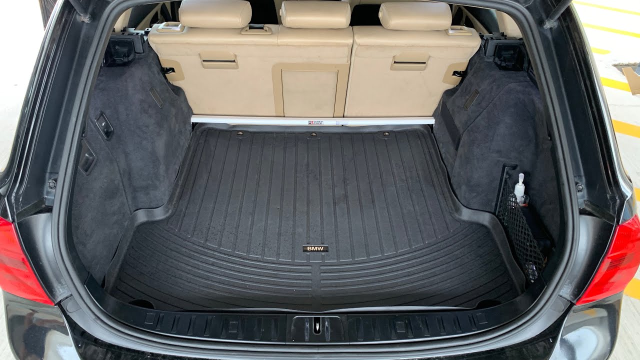 BMW rear trunk carpet install (E91) - YouTube