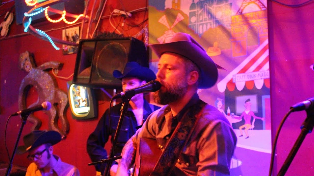 Christopher Seymore and The Western Cosplay Performing his Original ...