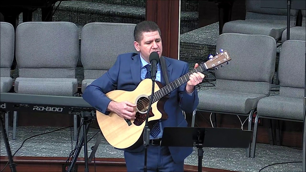Marius Livanu - Iubind te dăruiești - YouTube