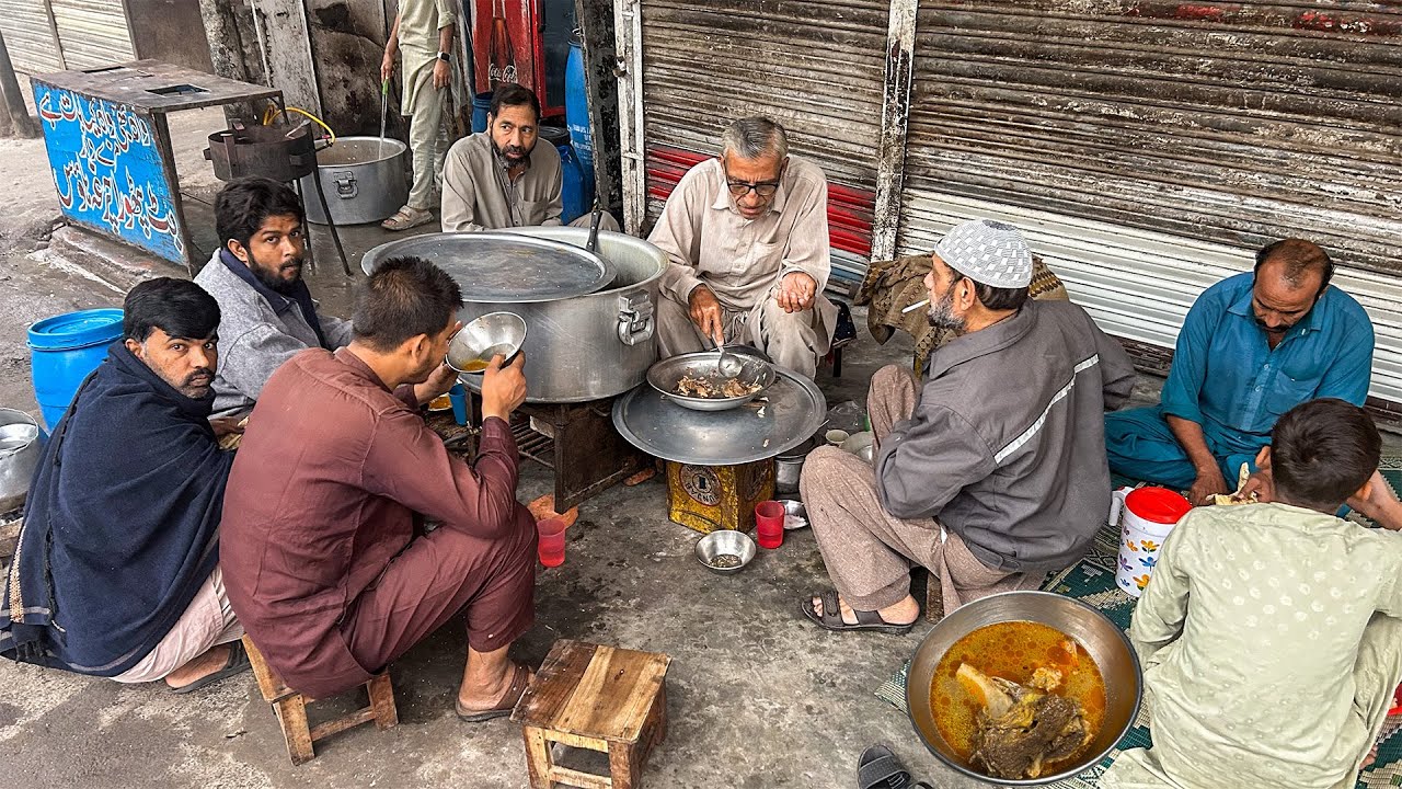 50/- Rs PAKISTANI MOST WANTED BREAKFAST | PEOPLE LOVE IT | PAKISTAN ...