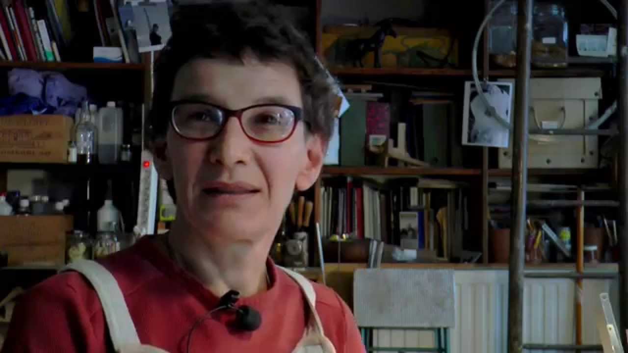 Barbara Osorovitz : lutherie guitare à Paris - YouTube