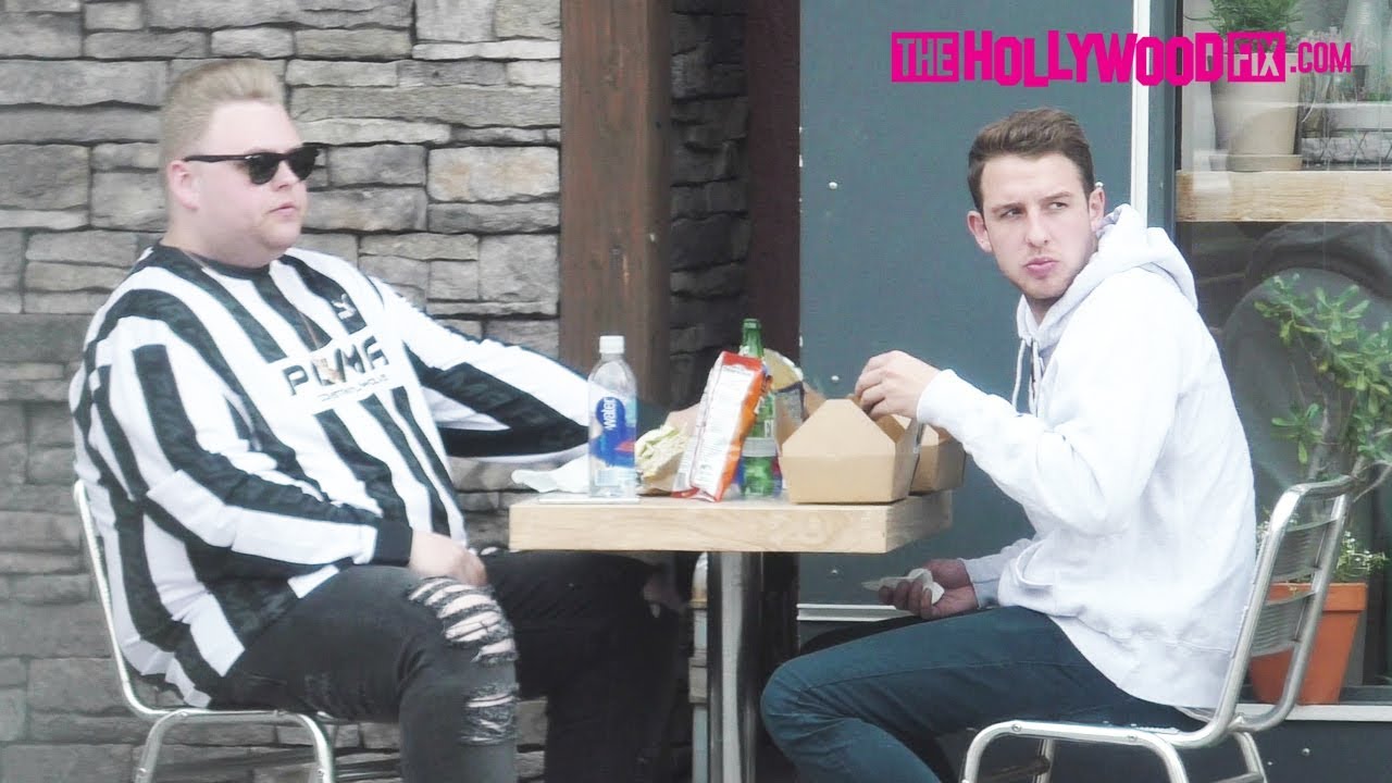 Nick Crompton & Kade Speiser Kick It At The Old Team 10 Hangout V Cafe ...