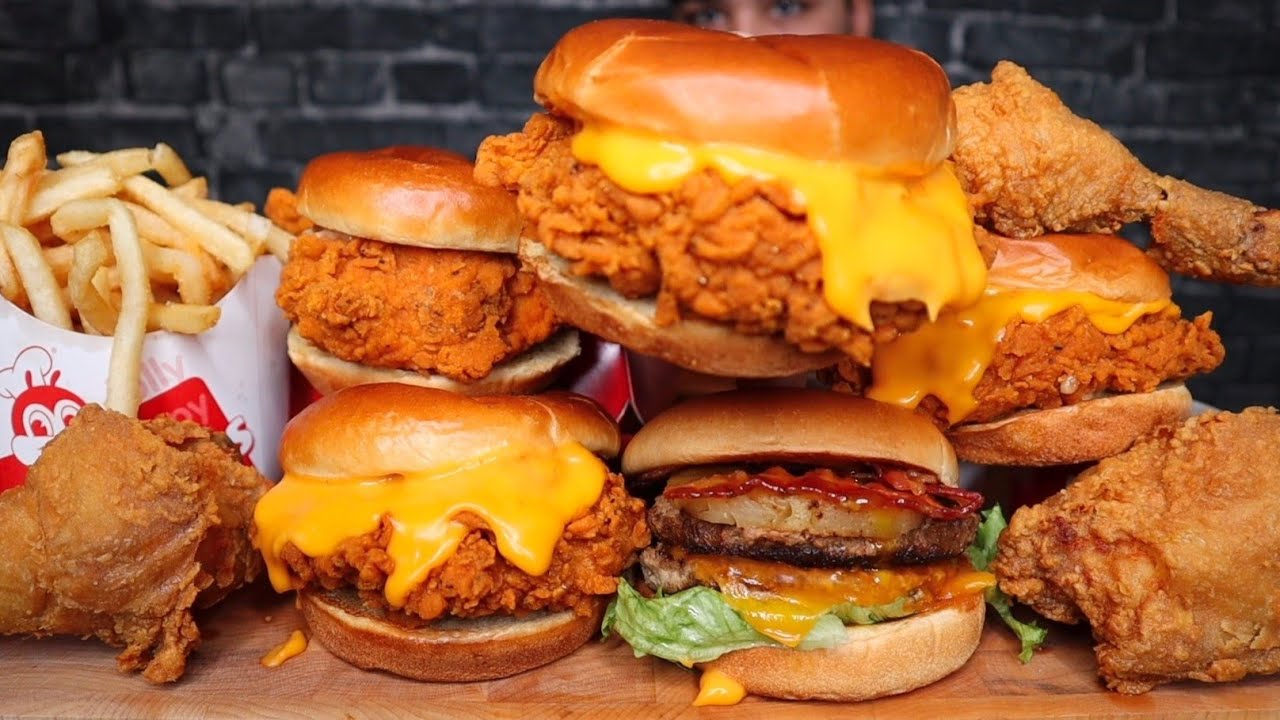 ASMR EATING JOLLIBEE SPICY CHICKEN SANDWICHES WITH CHEESE, CRISPY ...