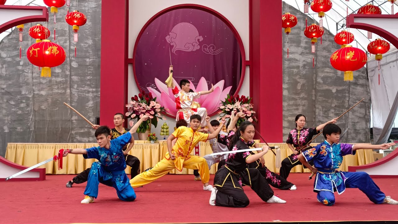 Wushu (Martial Arts) performance 武术表演 - YouTube