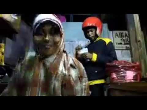 Dangdut hot tapi lucu bgt.