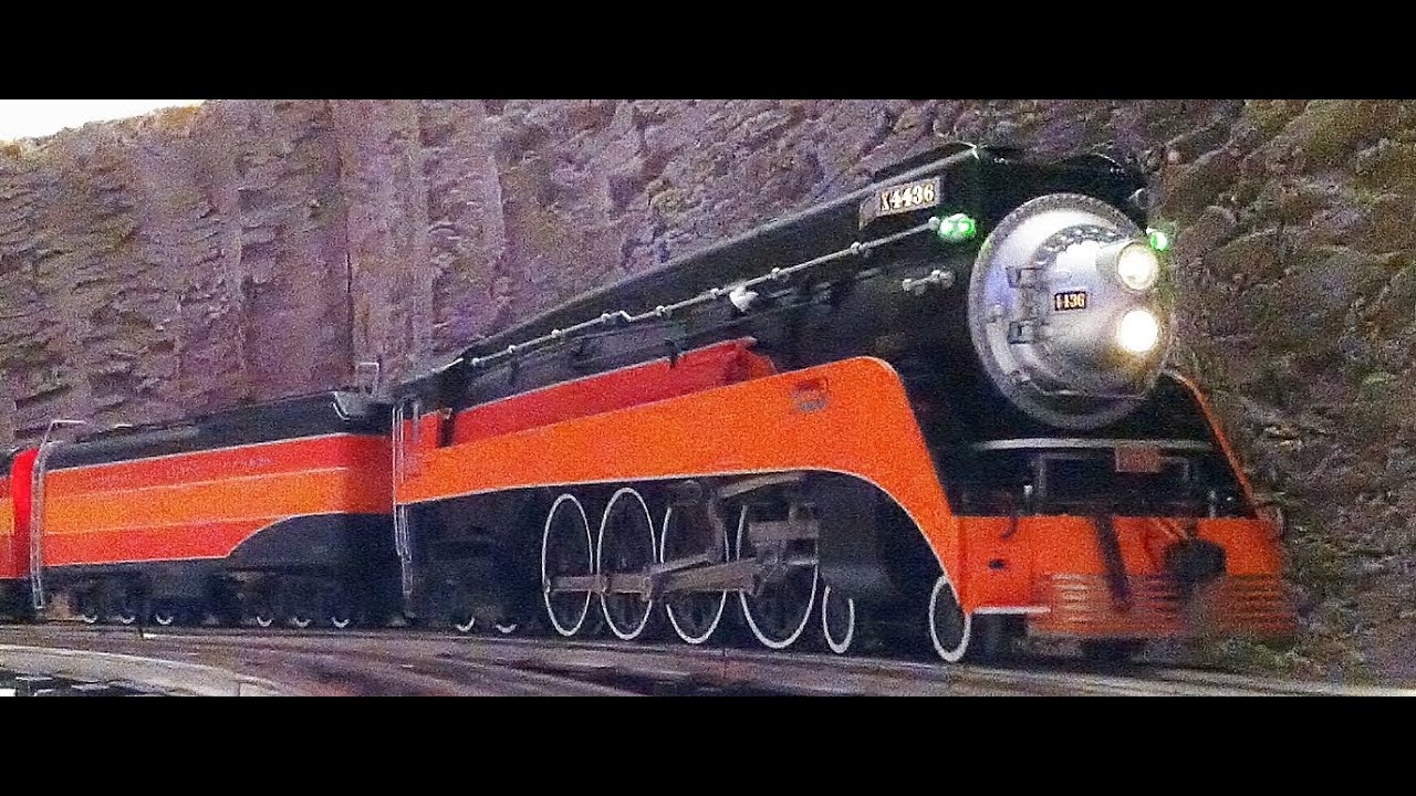 Lionel Legacy Southern Pacific Daylight GS-4 - YouTube