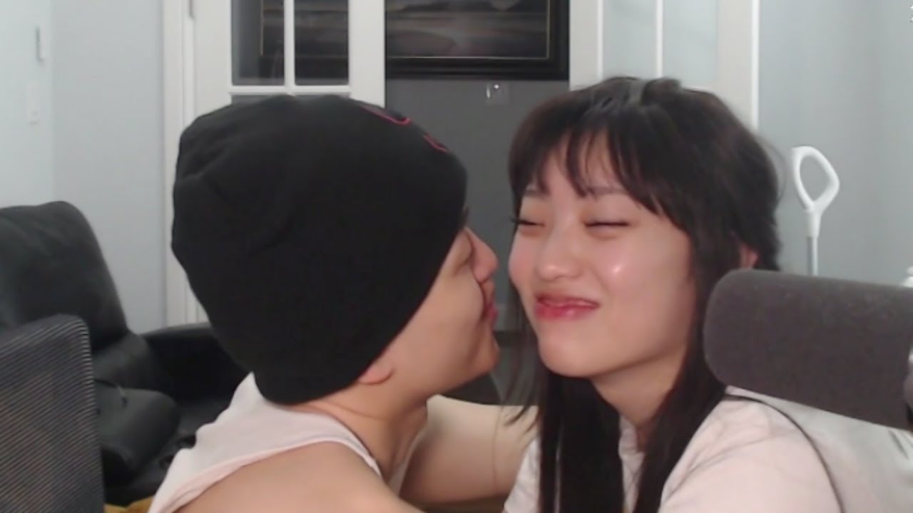 Jason just KISSED and RIZZED Yujin - YouTube