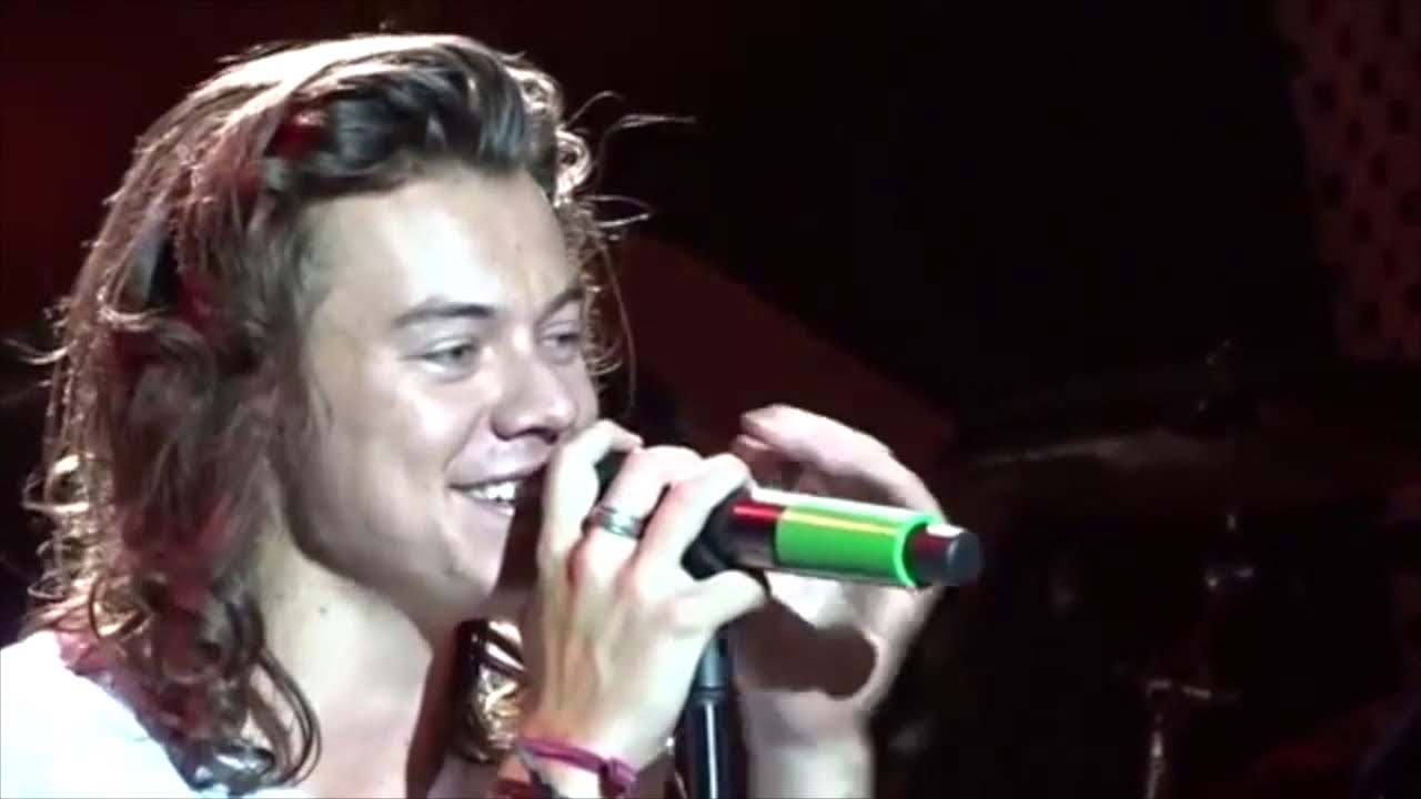 Harry Styles goofy moments (cute!!) - YouTube