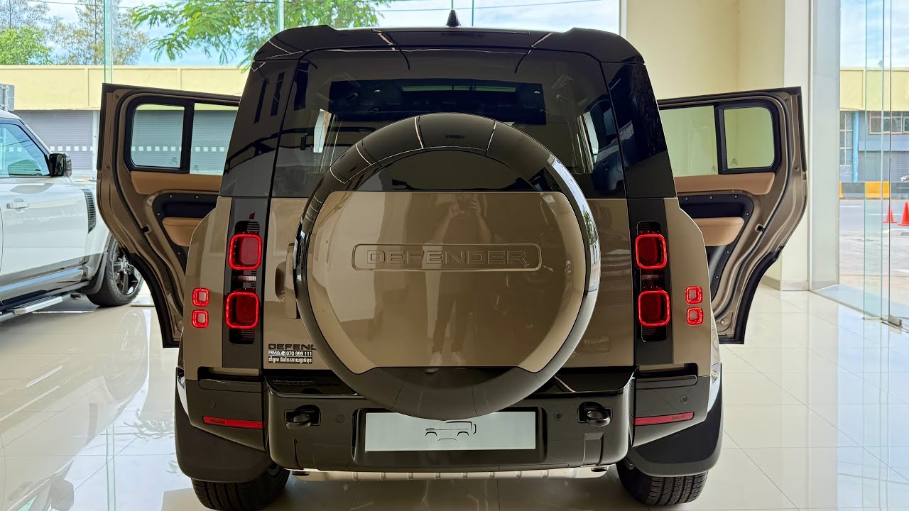 FIRST LOOK: 2025 Land Rover Defender 110 Hybrid – What's New? - YouTube