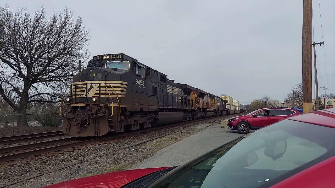 NS Reading Line Intermodal - YouTube