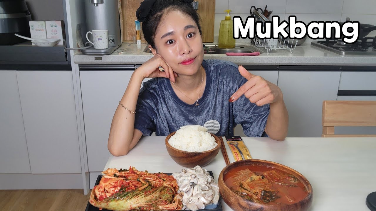소소한집밥먹방:) 김장김치와 굴 그리고 실비김치&건봉김치 찌개 먹방 Korean Food Kimchi Mukbang eating ...