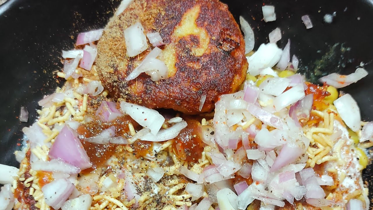 Chatpati Allu tikki chhat 😋 - YouTube
