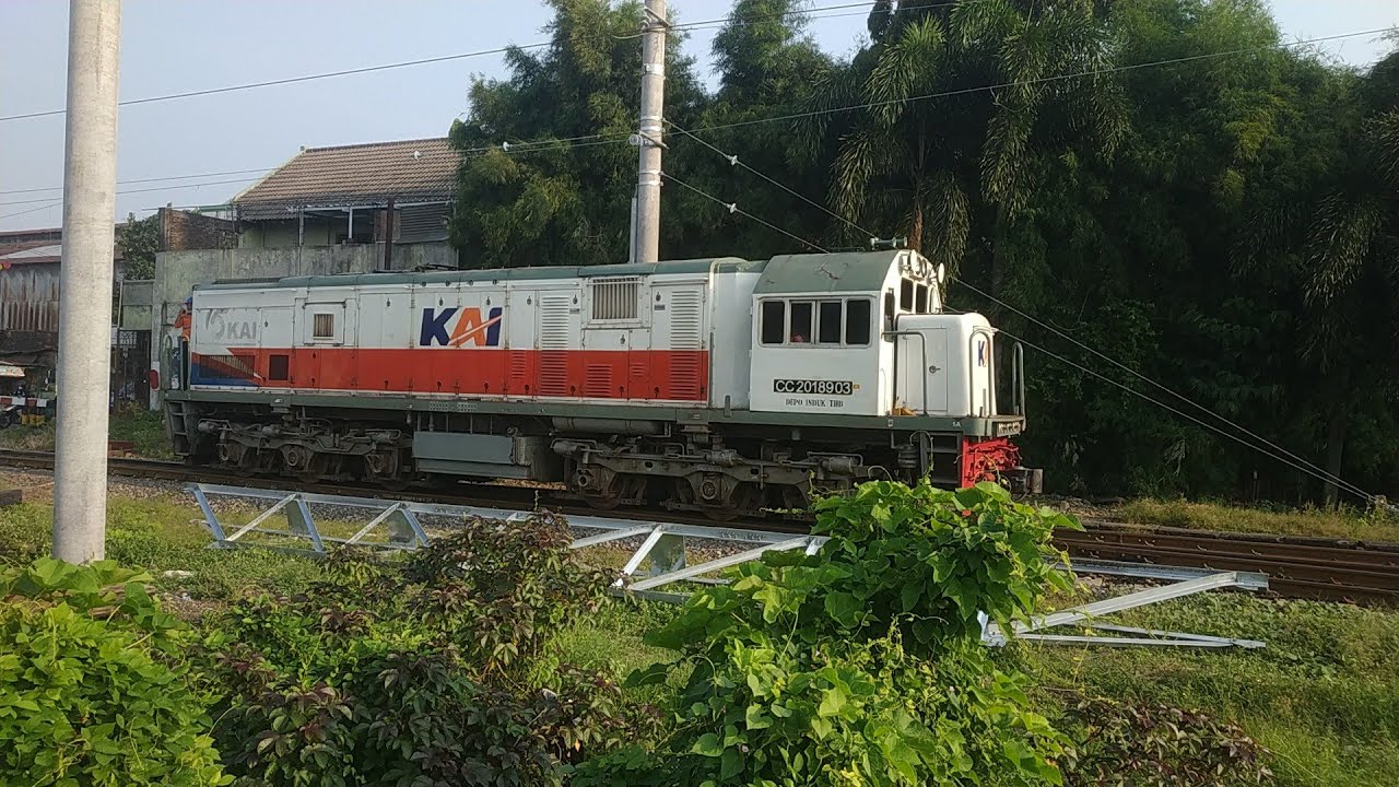 Langsiran CC 201 75R - YouTube