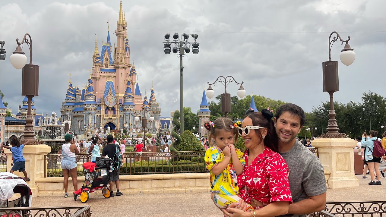 Zoe conheceu a Disney, nosso primeiro passeio no Magic Kingdom - YouTube