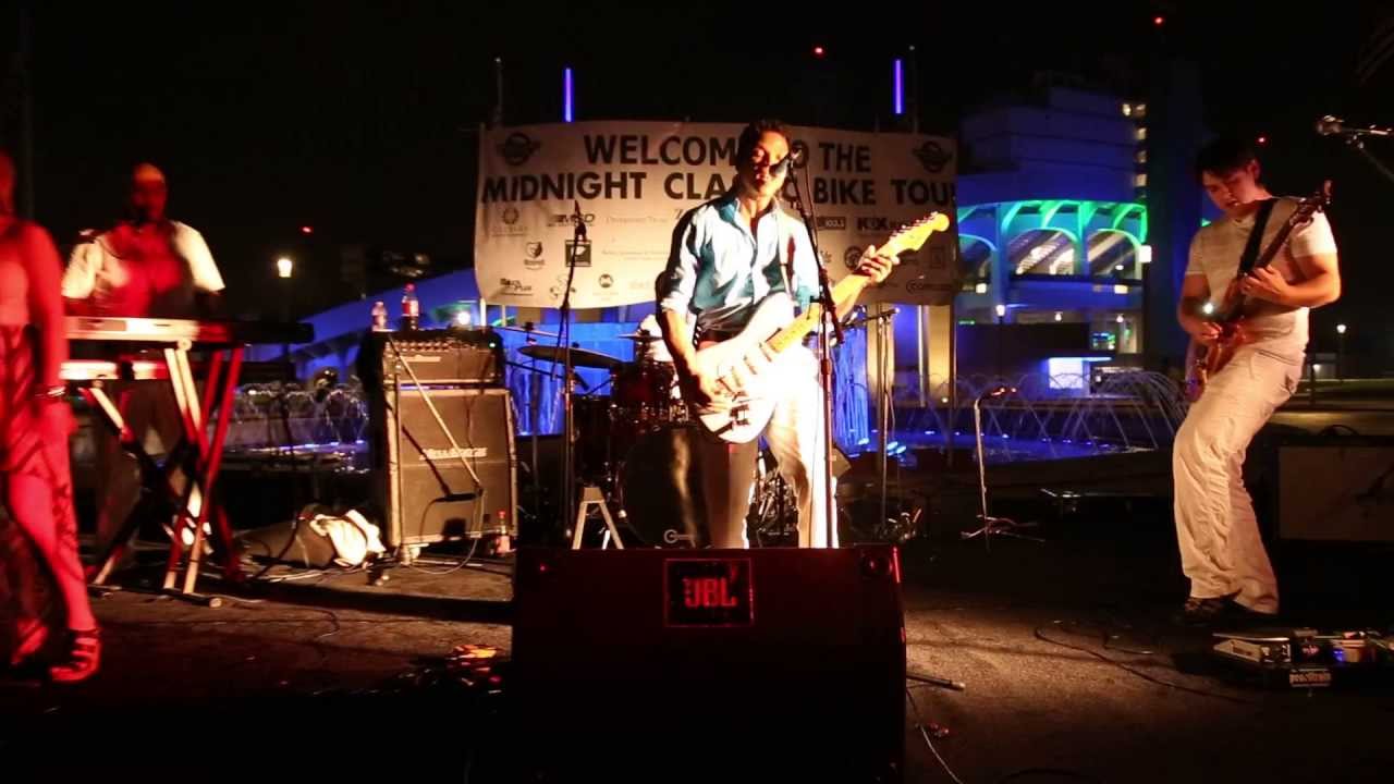 Gary Escoe's Atomic Dance Machine - I Gotta Feeling Tonight's Gonna Be ...