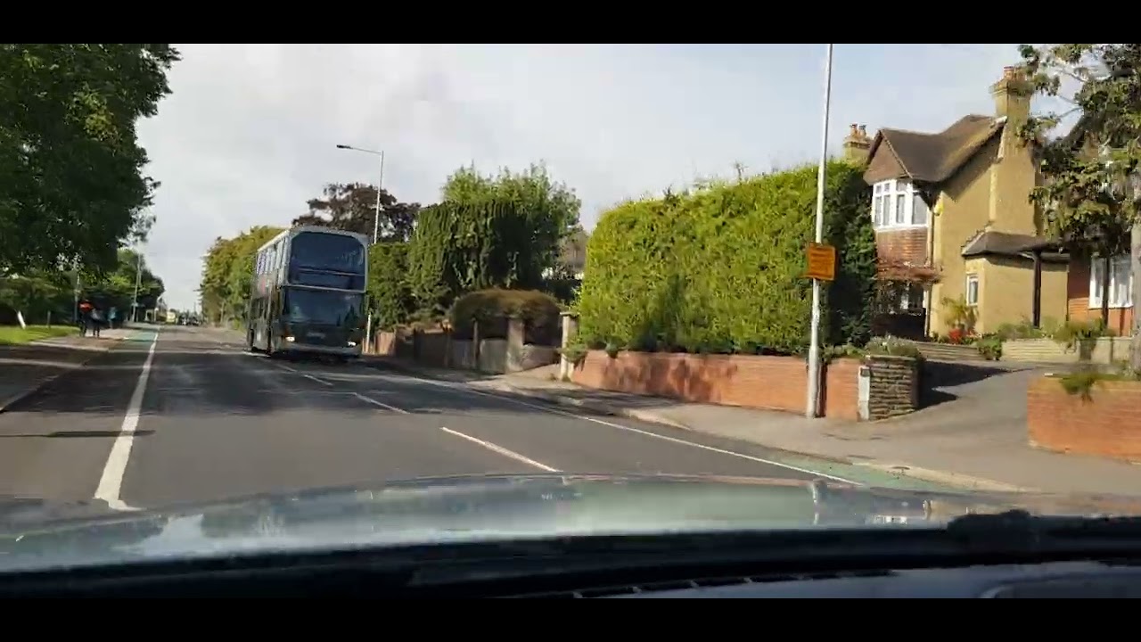 Here is the X4 bus in Earley Saturday 1 October 2022 - YouTube