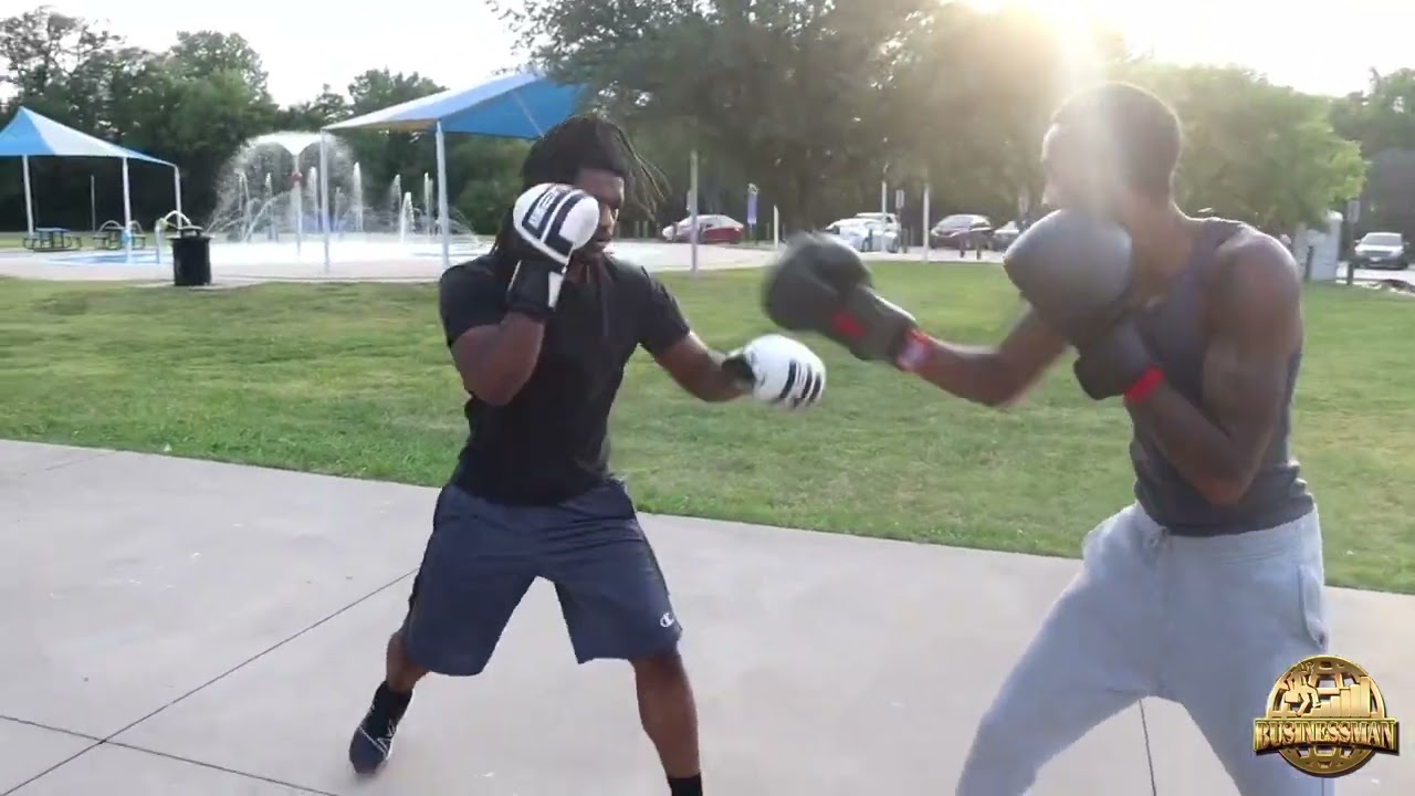 Danieldale Park Sparring Guns Down Gloves Up In Dallas Texas 2 minute ...