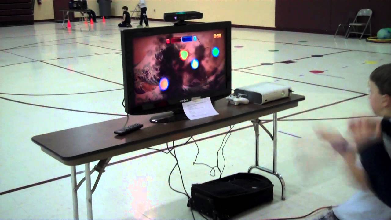 PE Class: Kids On The Move With Technology - YouTube