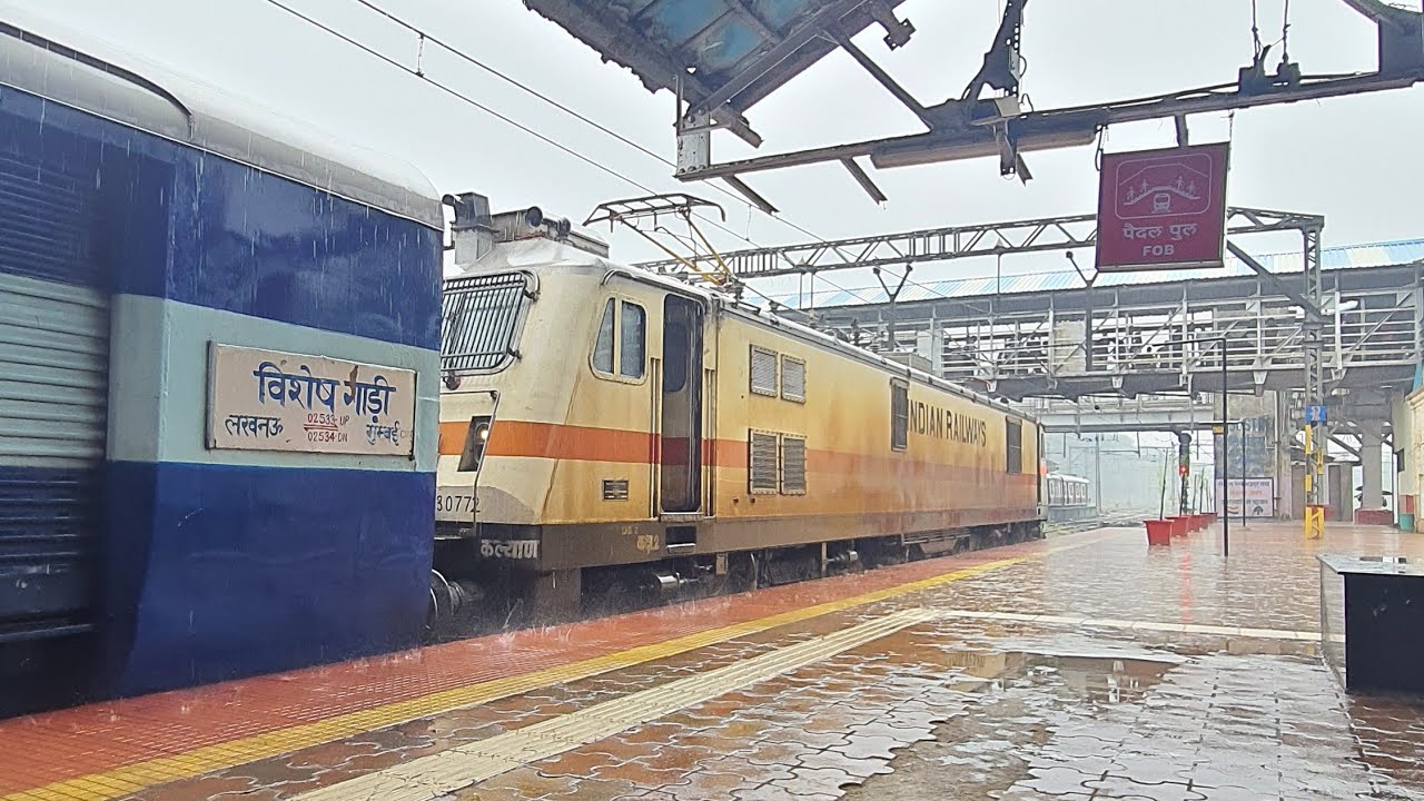 Train No.12534 Pushpak Express (CSMT-LJN) ! Loco - WAP7 - YouTube