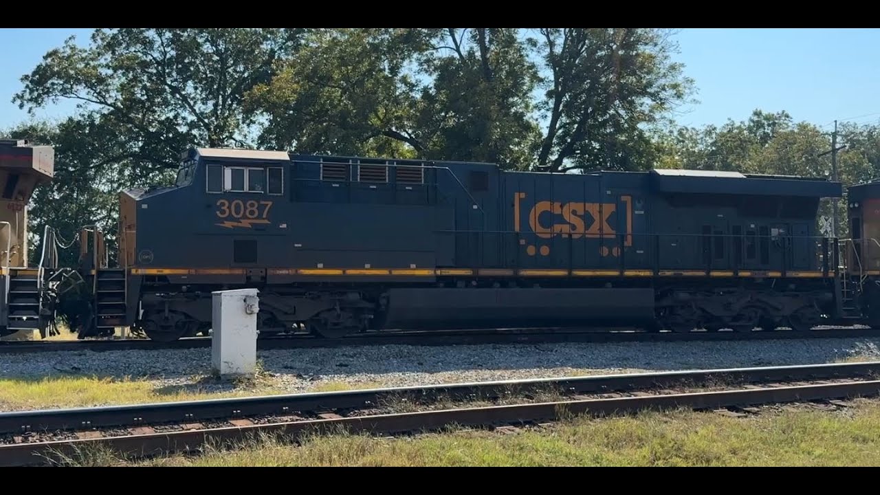 2024-10-12 Railfan Big Sandy TX-CSX Manifest Freight - YouTube