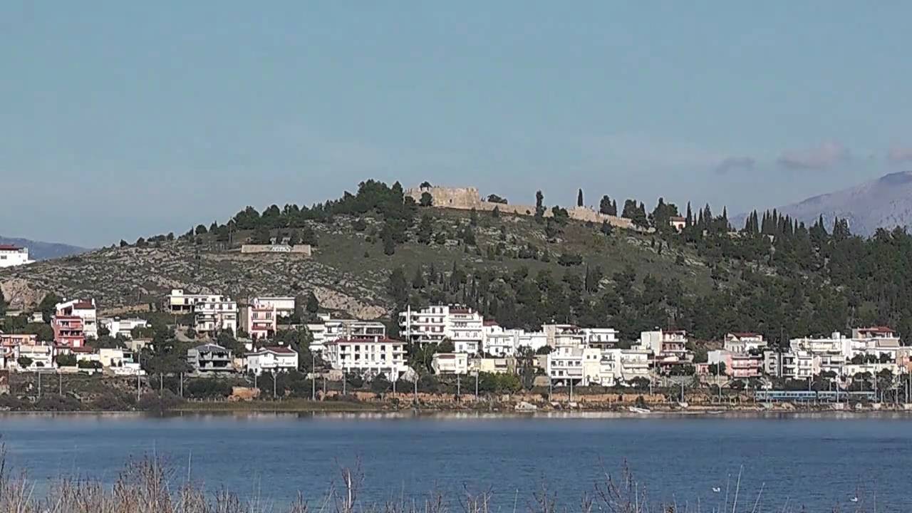 Suburban dmu to Athens at the scenic city of Xalkida - YouTube