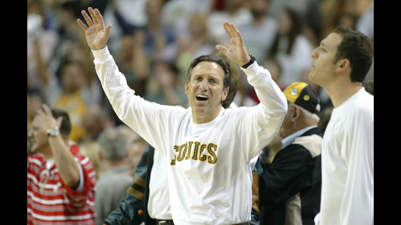 Howard Schultz comments on Steve Ballmer's NBA bid - YouTube