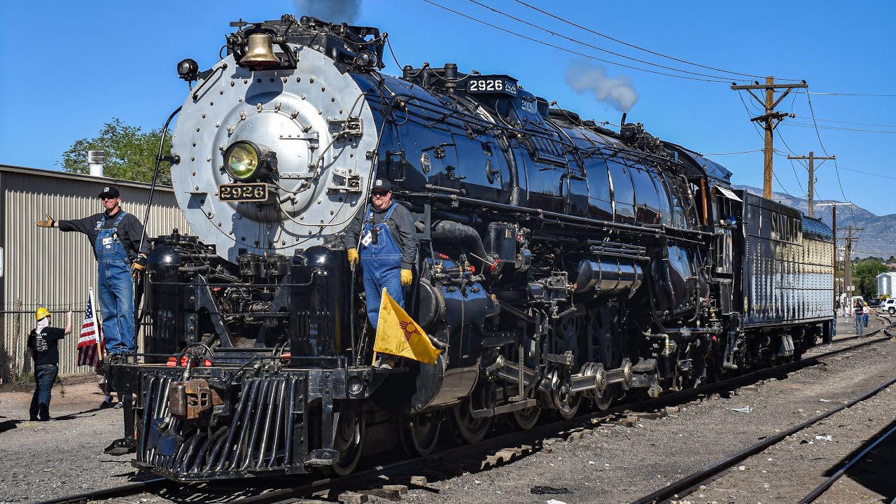 Santa Fe 2926 Makes Its Maiden Voyage - YouTube