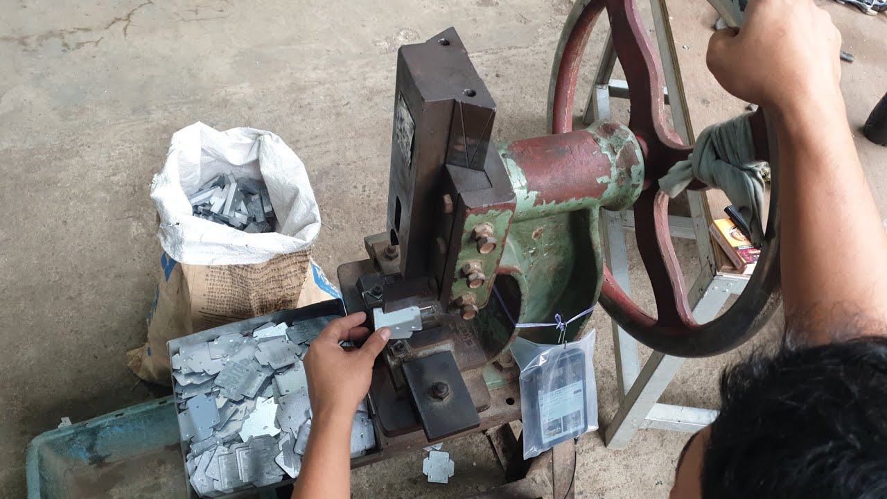 Stamping press machine job - YouTube
