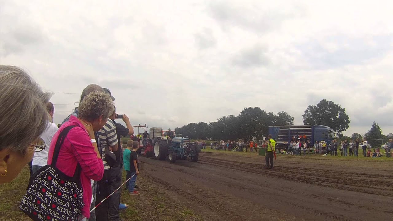 Full Pull, Ford 5000 - YouTube