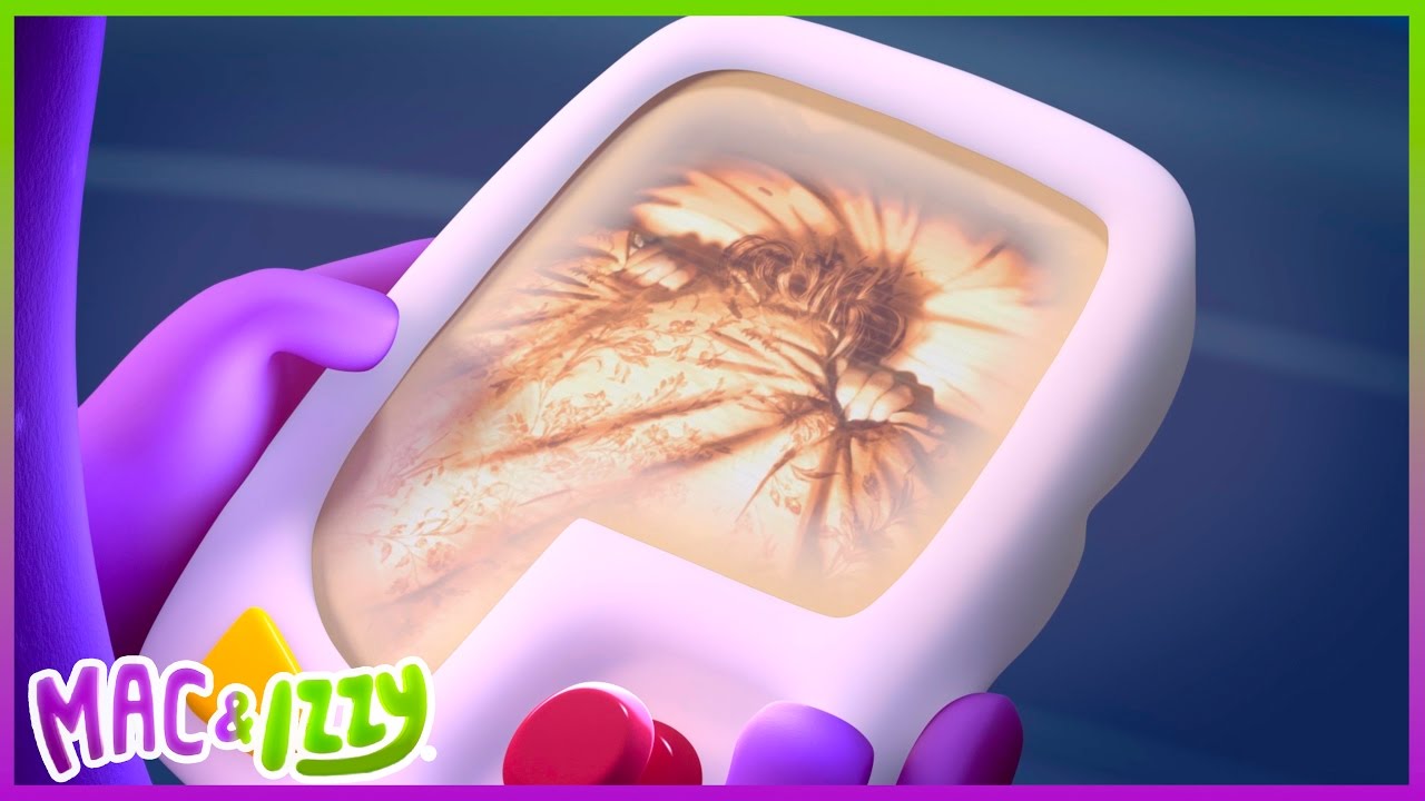 Mac and Izzy | Scared of the Dark - YouTube