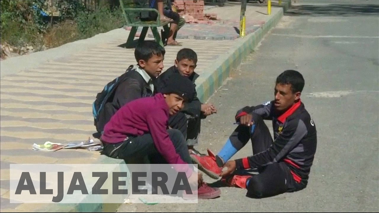 Yemen's orphans at risk of homelessness - YouTube