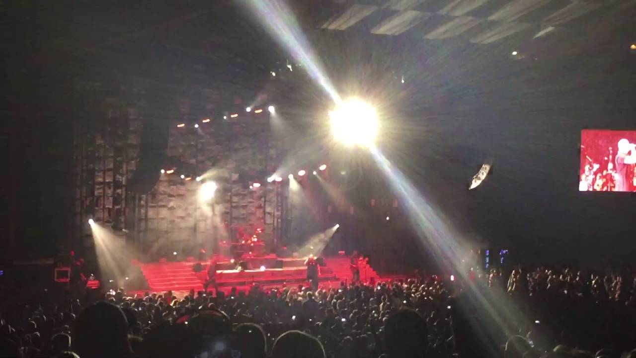Disturbed "the light" live - YouTube