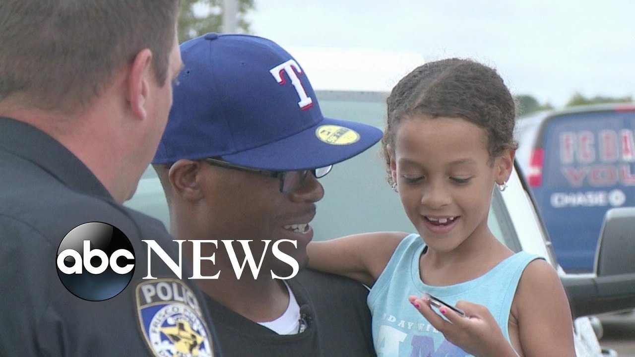 Officer Calms Girl Who Is Afraid of Police During Traffic Stop - YouTube