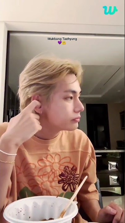 Mukbang Taehyung live for the first time🤗🤗😘#fypシsoo cute!! #taehyung #layover #live #mukbang ...