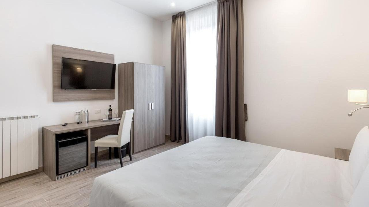 Apollo Guest House, Florence, Italy - YouTube