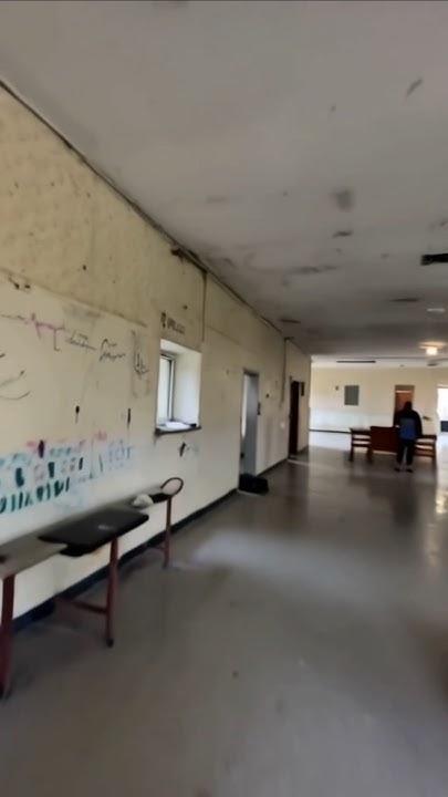 Explored inside abandoned school - YouTube
