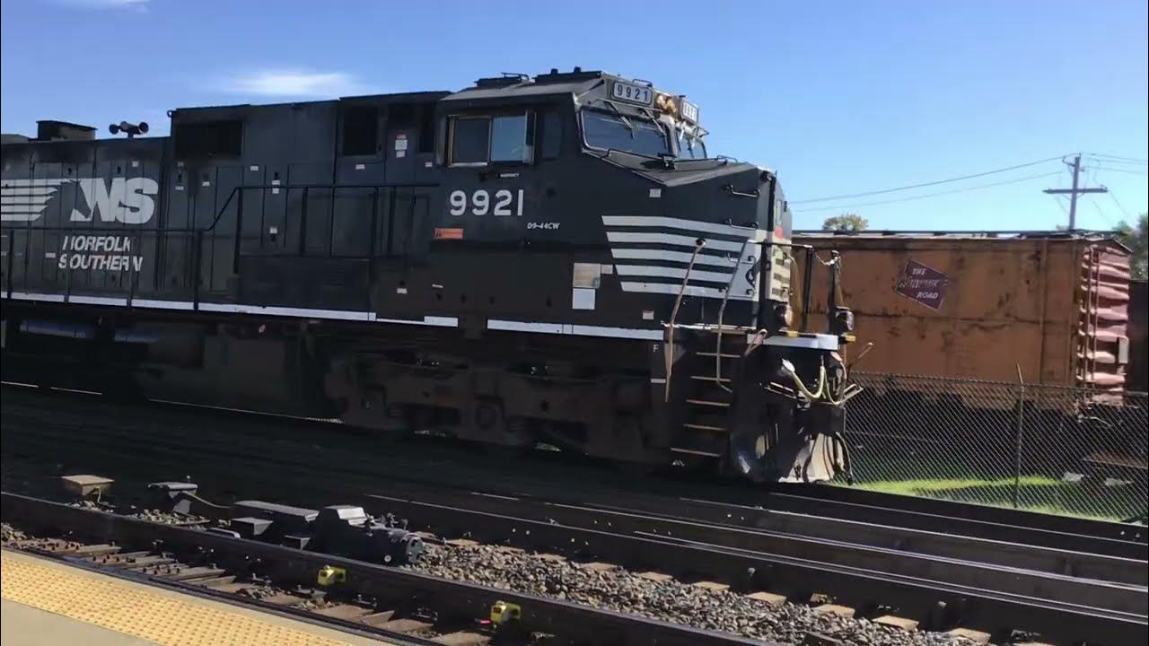 Nice K3LA NS 9921 Leads into Elkhart rail yard with good Echo! #train - YouTube