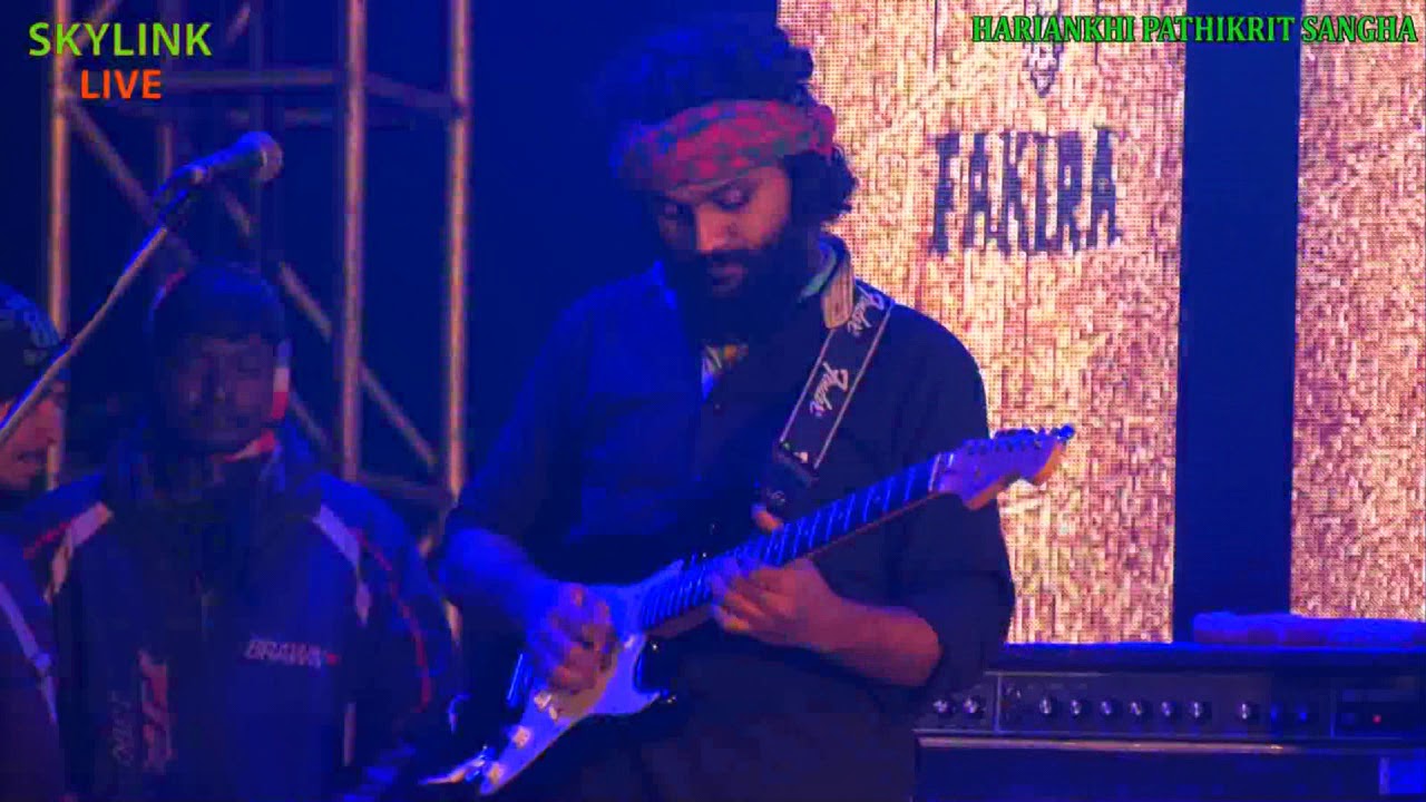 FAKIRA BAND LIVE..SONG..Vromor Koiyo Giya - YouTube