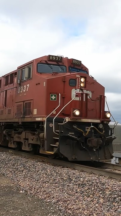CP 8937 leads CPKC 112 at Alliston - YouTube