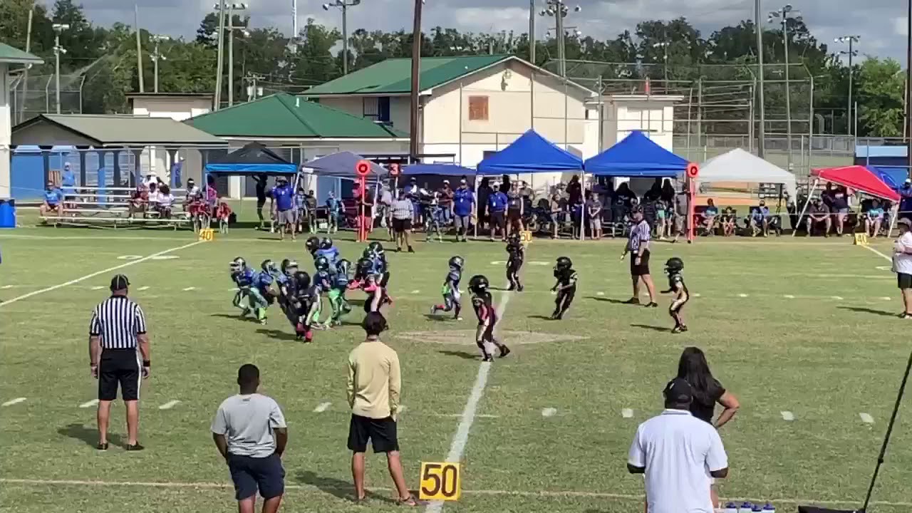 Da Beez Assisting on the tackle - YouTube