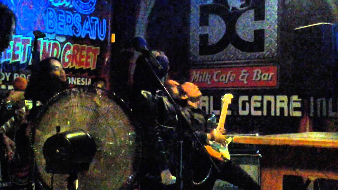 18.Mel Shandy @DC Cafe: Mel Shandy ft The Major-Bianglala - YouTube