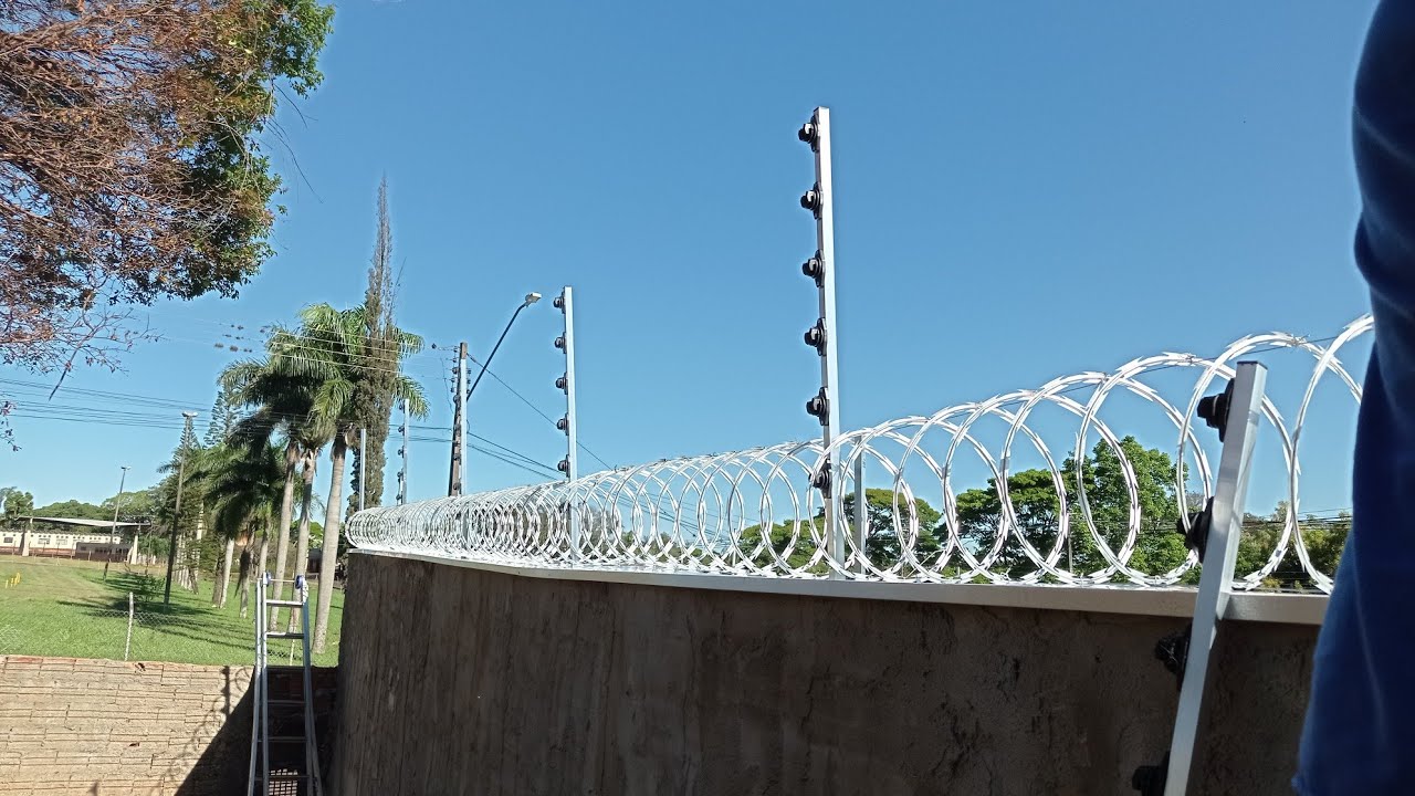 Concertina com Cerca Elétrica Industrial veja como está Ficando ...