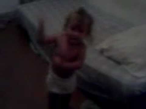 Emilly dancando funk.3gp