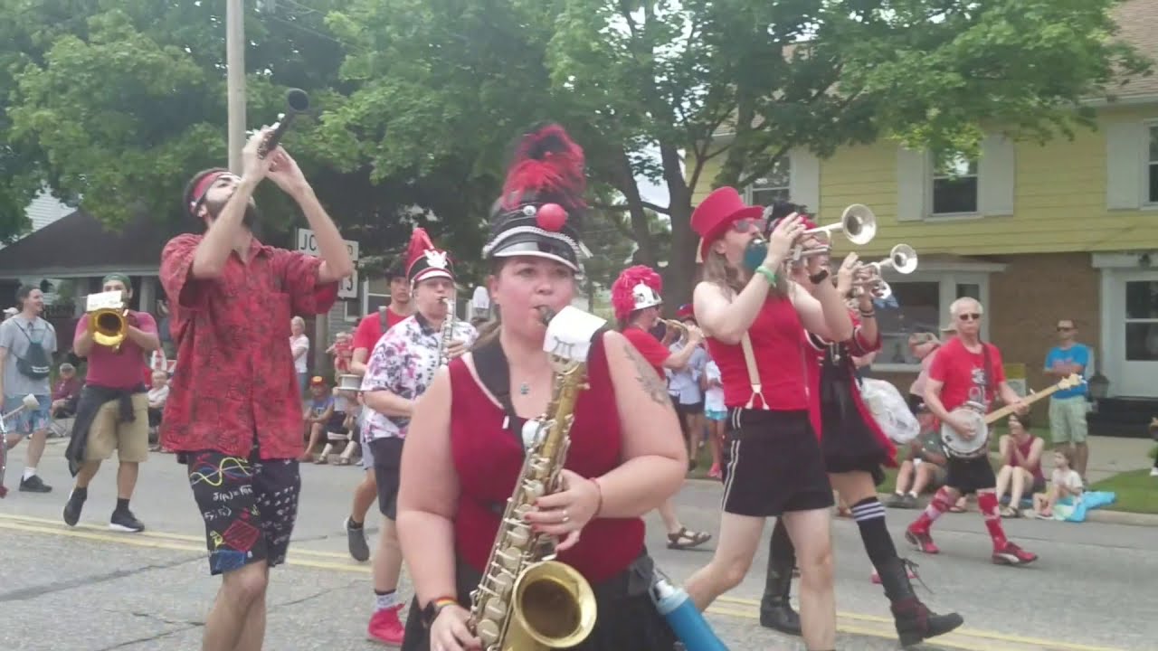 Forward! Marching Band - Baraboo Circus Parade 2019 - YouTube