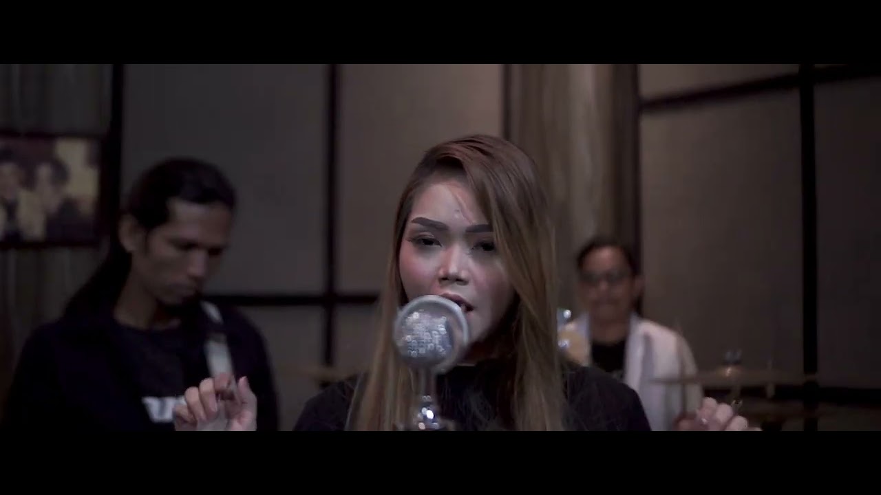 ROVIE MELATI - TERSINGKIR (Live at DMS Studio) - YouTube