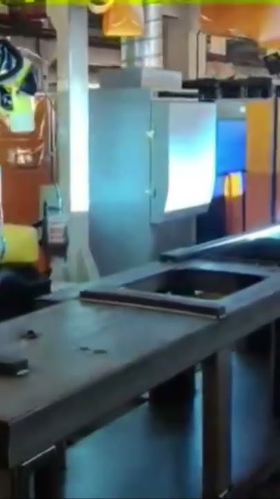 Demonstration of our linear track supporting Fanuc robots applied to automated welding. - YouTube