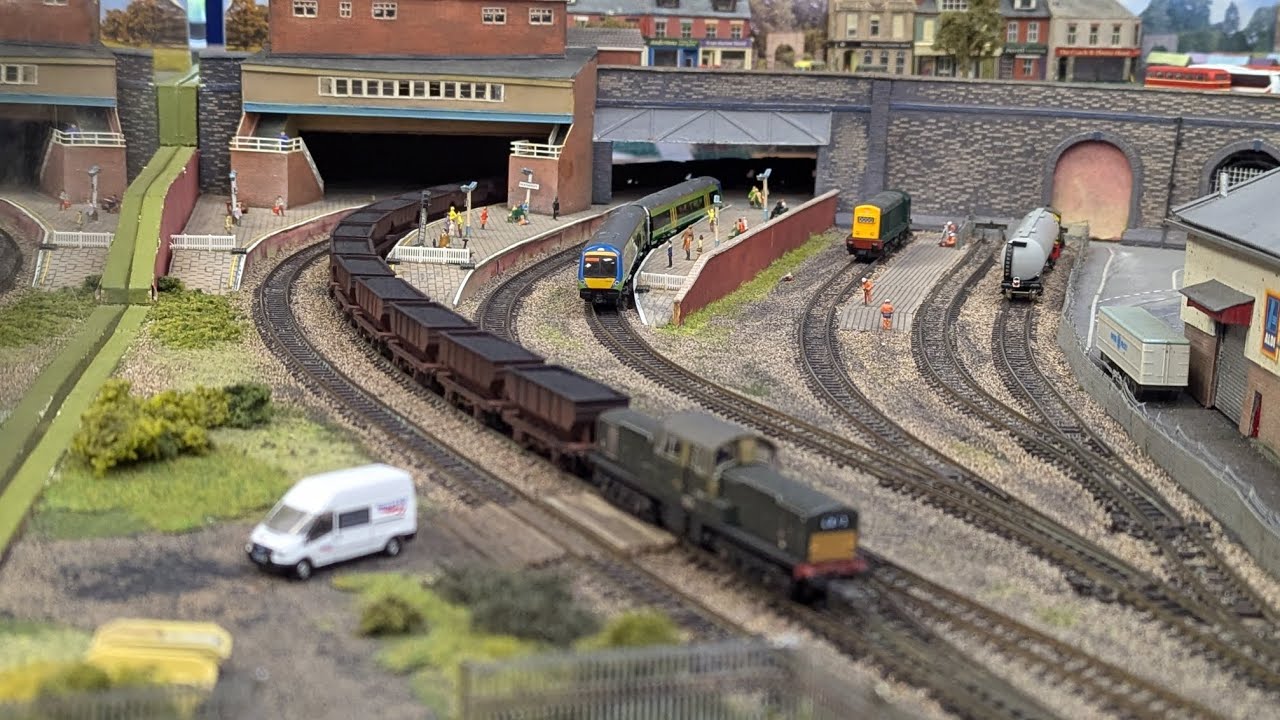 Leyland Model Railway Exhibition 2024 - Heatherly - YouTube