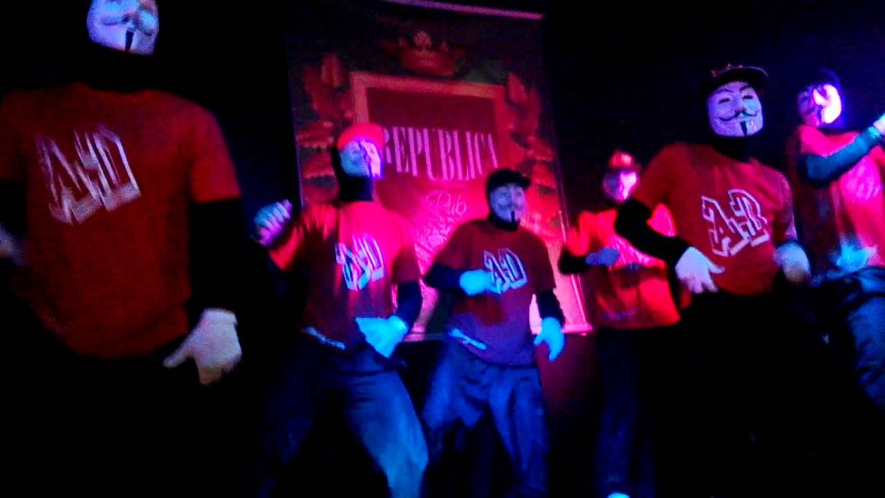 Anonymous Dance "Baile Proyecto X 2" - YouTube